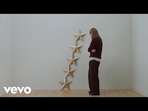 Girl In Red - ★★★★★ (Visualizer) | Music Video, Song Lyrics and Karaoke