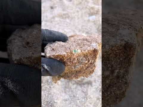 Green jasper or emerald? #gems #gold #crystals