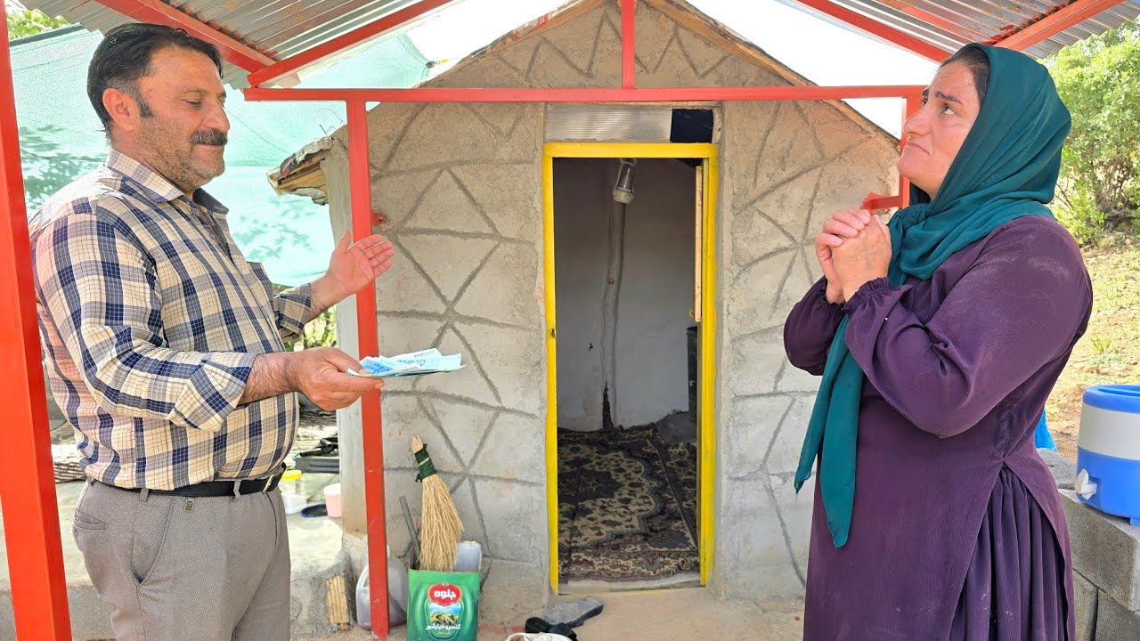 Heartbreaking Moment: A Single Mother Was Forced to Sell Her Only Shelter!