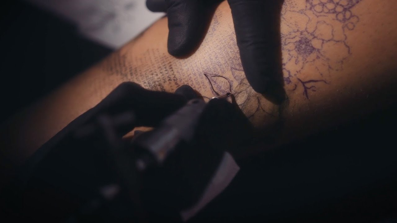 Tech-Loving Artist Creates Tattoos With Computer Codes