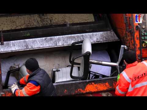 **Crash the Trash** Garbage Trucks / Sperrmüllabfuhr, MAN FE + MB SK FAUN VarioPress, Germany.