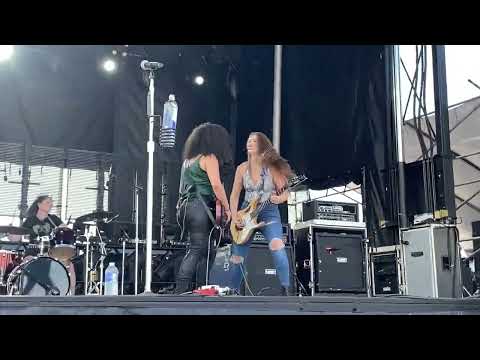 Plush Welcome Faith Powell To The Band As Their New Drummer – Metal Anarchy