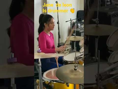 MAGANDA NA TALENTED PA????????