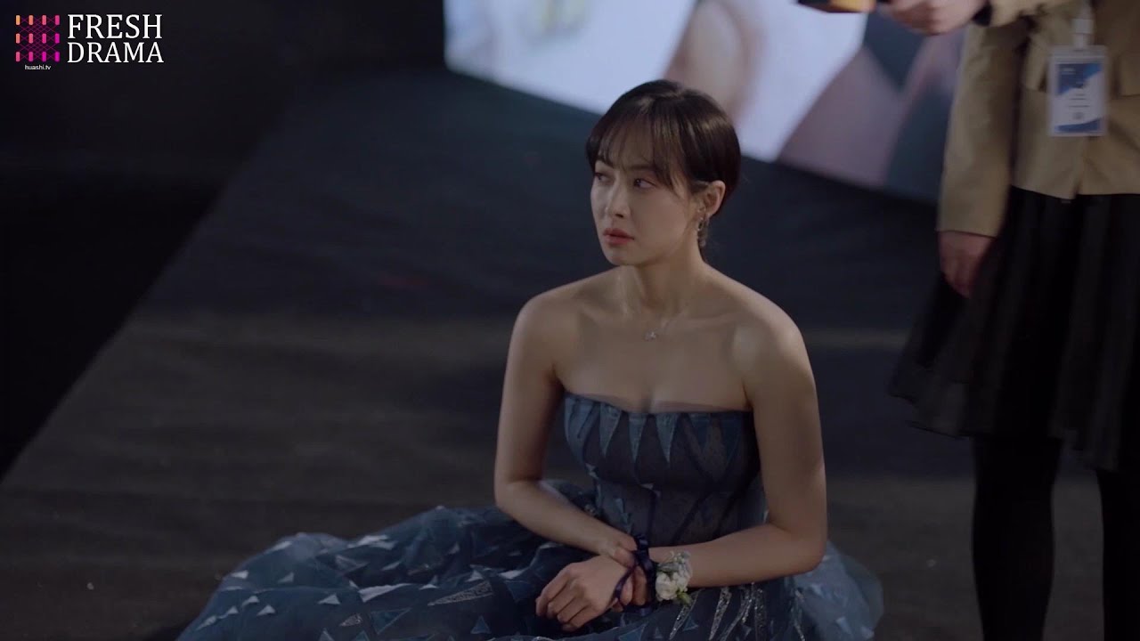 FULL | She fell to the ground, but her CEO boyfriend only cared about carrying the bride out!