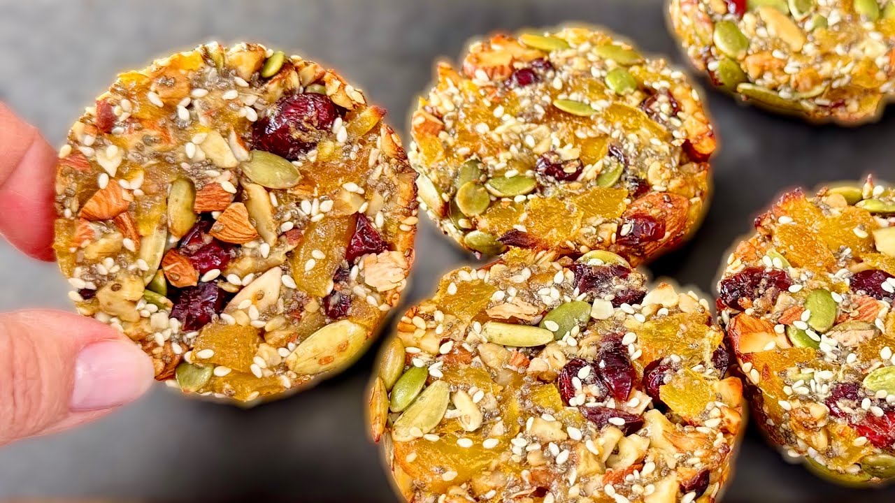 I don't eat sugar! This is a healthy cookie without flour and sugar, a simple energy dessert recipe!