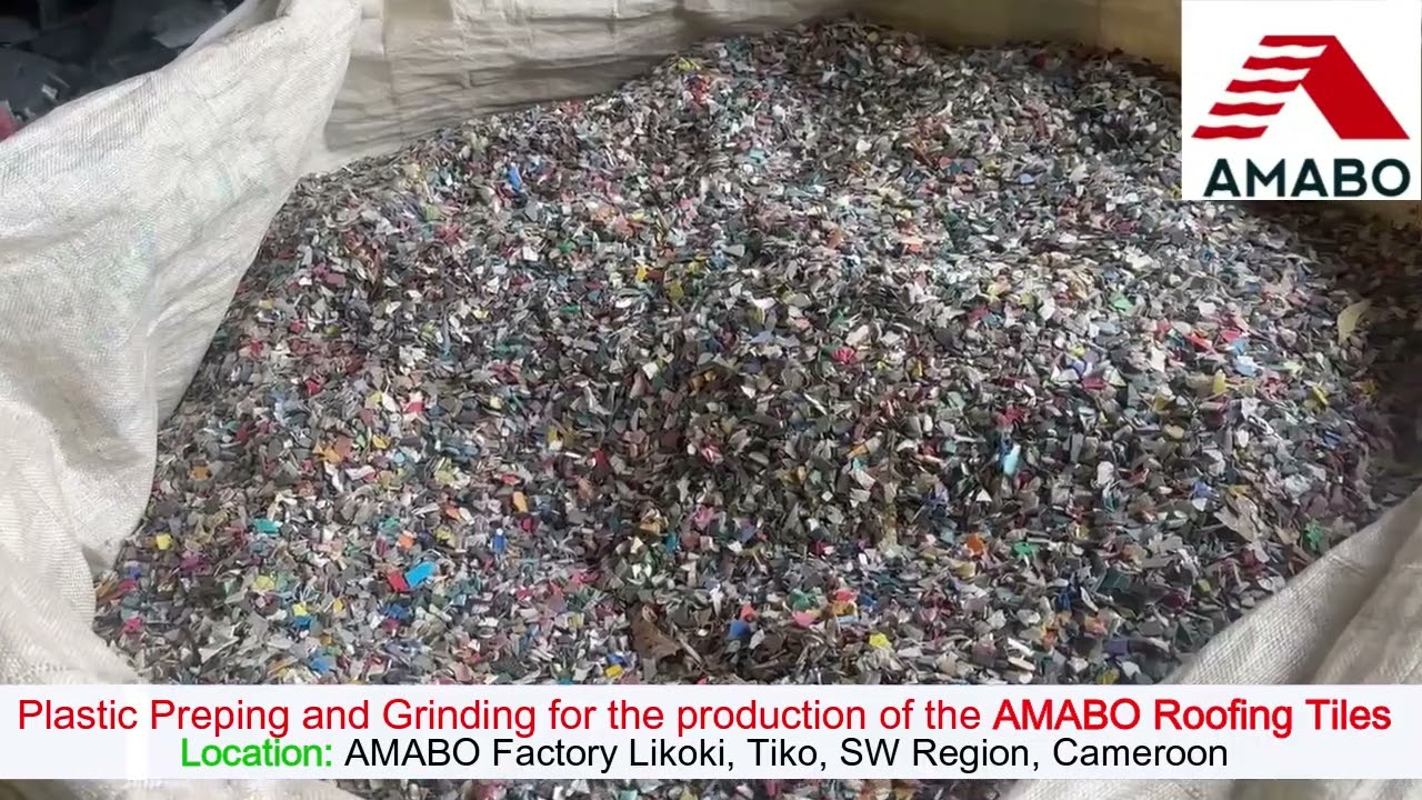 Production de tuiles AMABO près de Tiko, Cameroun ! 🇨🇲 – Amabo