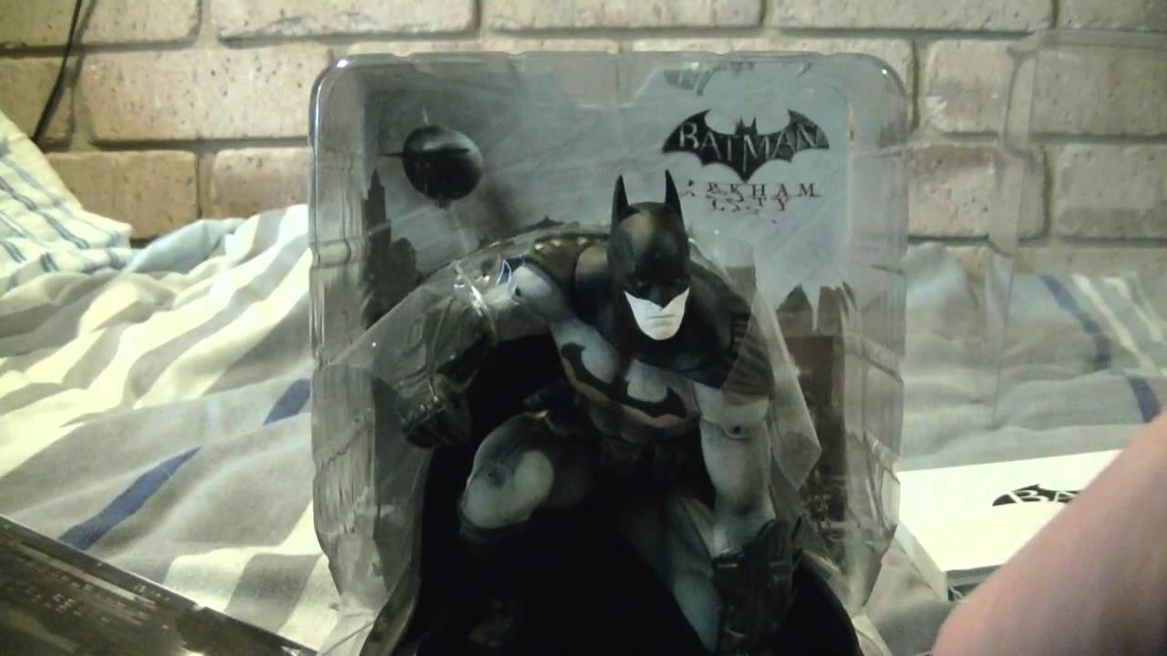 Batman Arkham City Collector & The Sims 3 Pet Limited Edition's. Unboxing & Review. HD