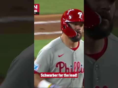 Kyle Schwarber puts the Phillies in front with a 428-foot blast!