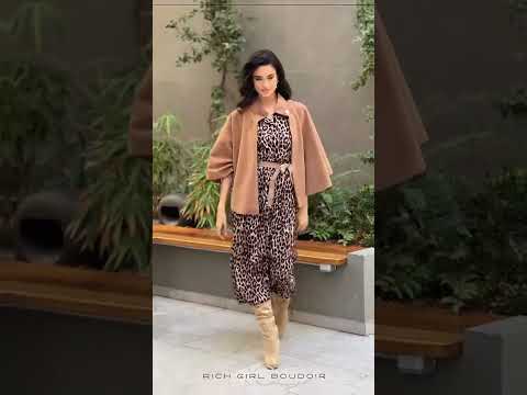 ✨ Κομψή Ζακέτα Κάπα με Ζώνη από το Rich Girl Boudoir – Στυλ και Άνεση σε Κάθε Εμφάνιση! 🌟 Αναδεί...