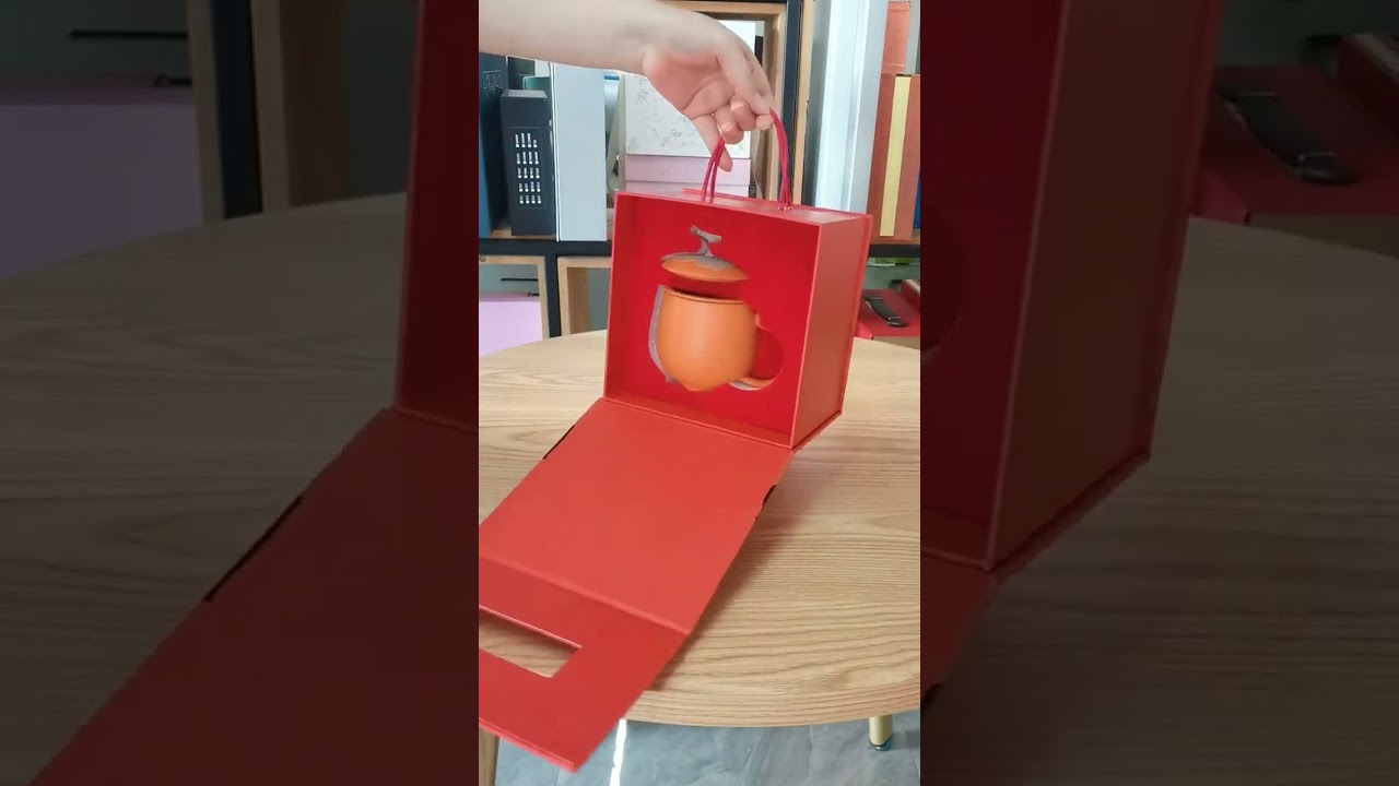 Exquisite hand-held gift box | Custom design exquisite paper gift box