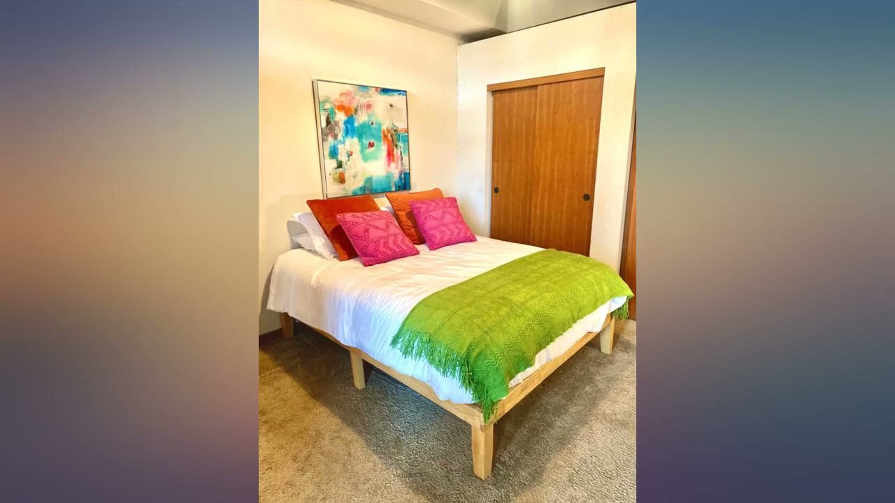 Giantex 14 Inch Solid Wood Platform Bed Frame, Rubber Wood Made Mattress review