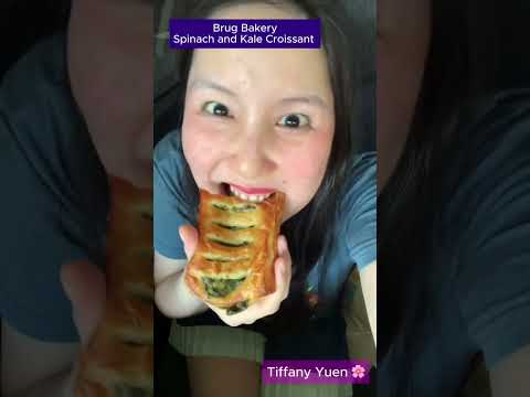 Let’s have lunch @AlaMoanaCenterHawaii 🥰bubble tea is from Tiger Sugar & pastries are from Brug!