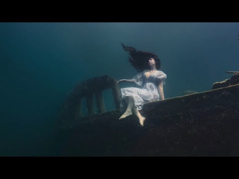 Hamilton photographer sets Guinness World Record with underwater photo shoot