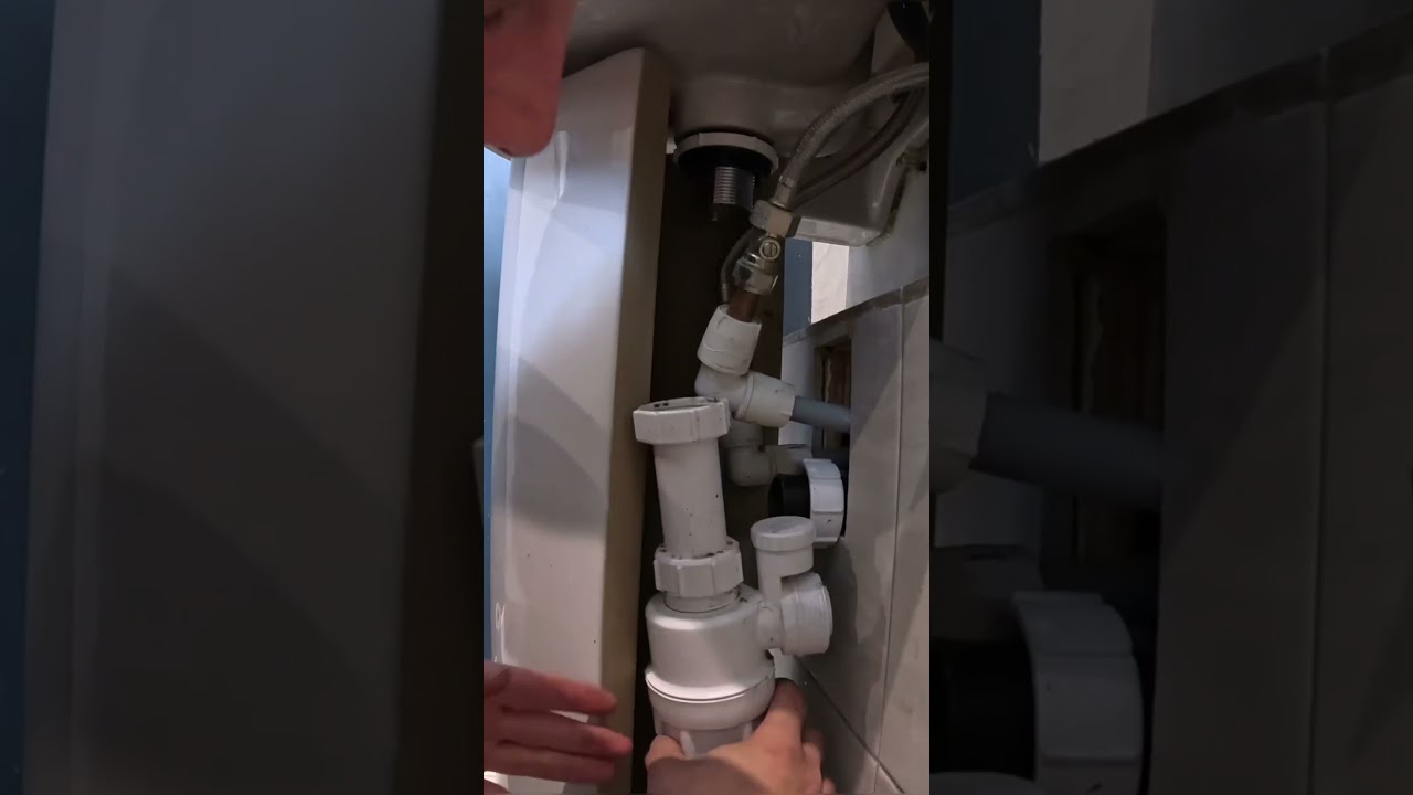 Basin Mate From Thomas Dudley saving the day again ⚒️💧 #plumbing #plumber #bathroom