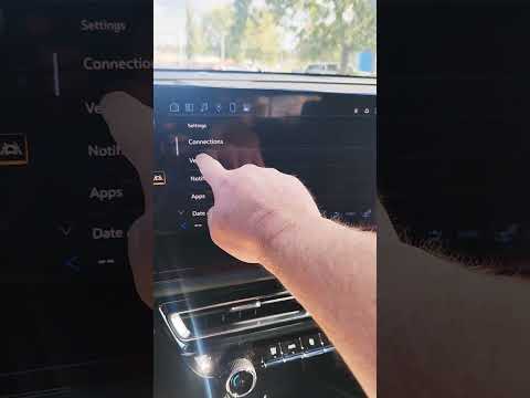 How to set remote power folding mirrors on 2024 Chevrolet Traverse RS?