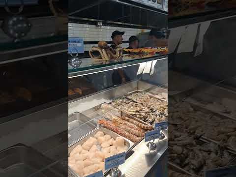 Hamido Seafood Family Owned Mediterranean Seafood Restaurant in Astoria, New York! An experience!