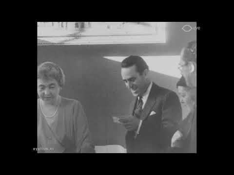 Mr. Harold Lloyd besucht "Haus Doorn" gelegentlich des "Herminen-Hilfswerk" Basars