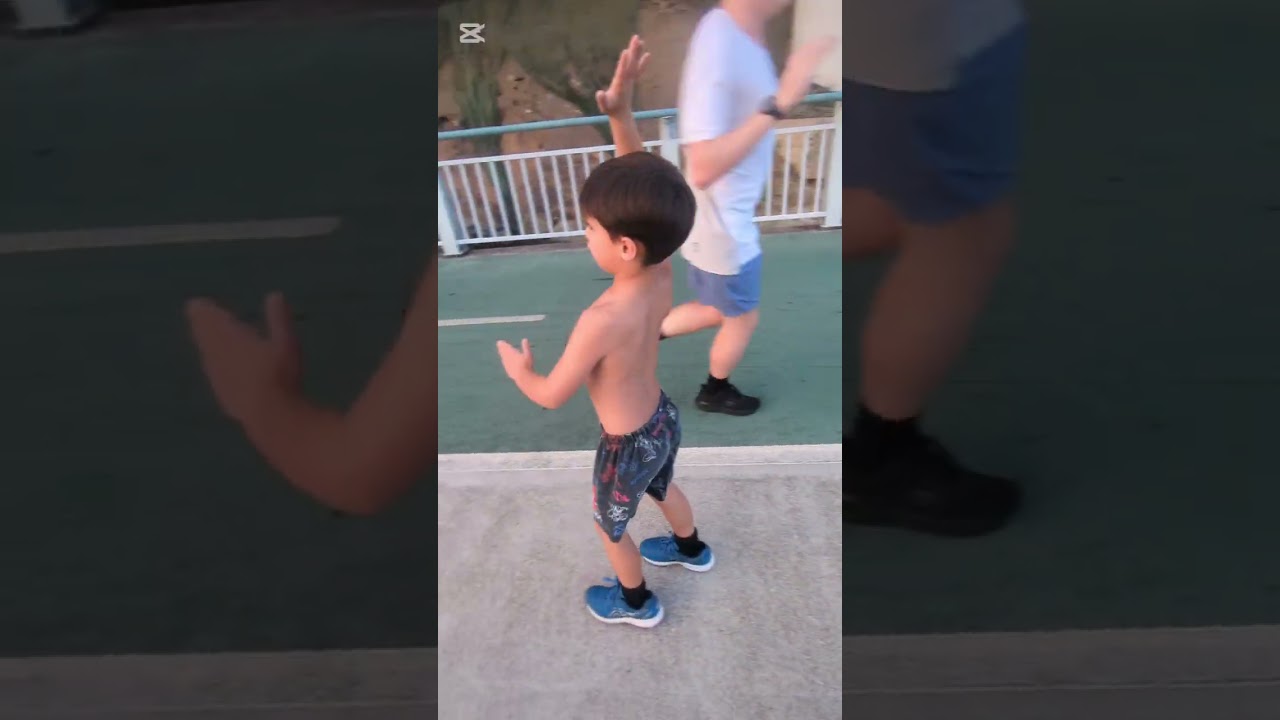 193/♾️ over 21 buckets 🪣 filled! setting the world record soon! #highfivemarathon