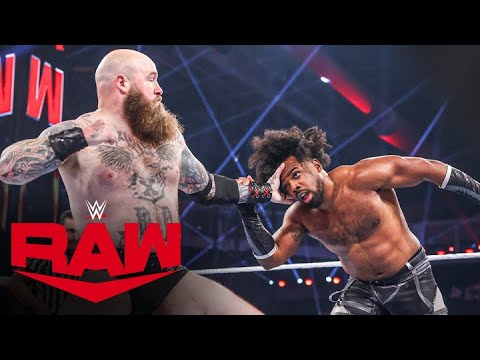 The War Raiders win big after critical New Day miscommunication: Raw highlights, Nov. 4, 2024