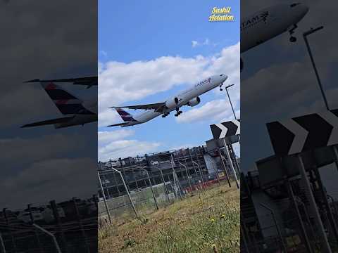 What do you think of this low flyover? 😱🛬...Latam Airlines 🇨🇱✈️... #latam #airlines #shorts