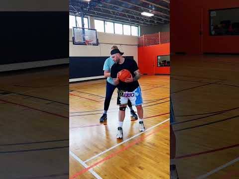 Got to play 1v1 Vs NBA CHAMPION #whitemamba #crswht #basketball