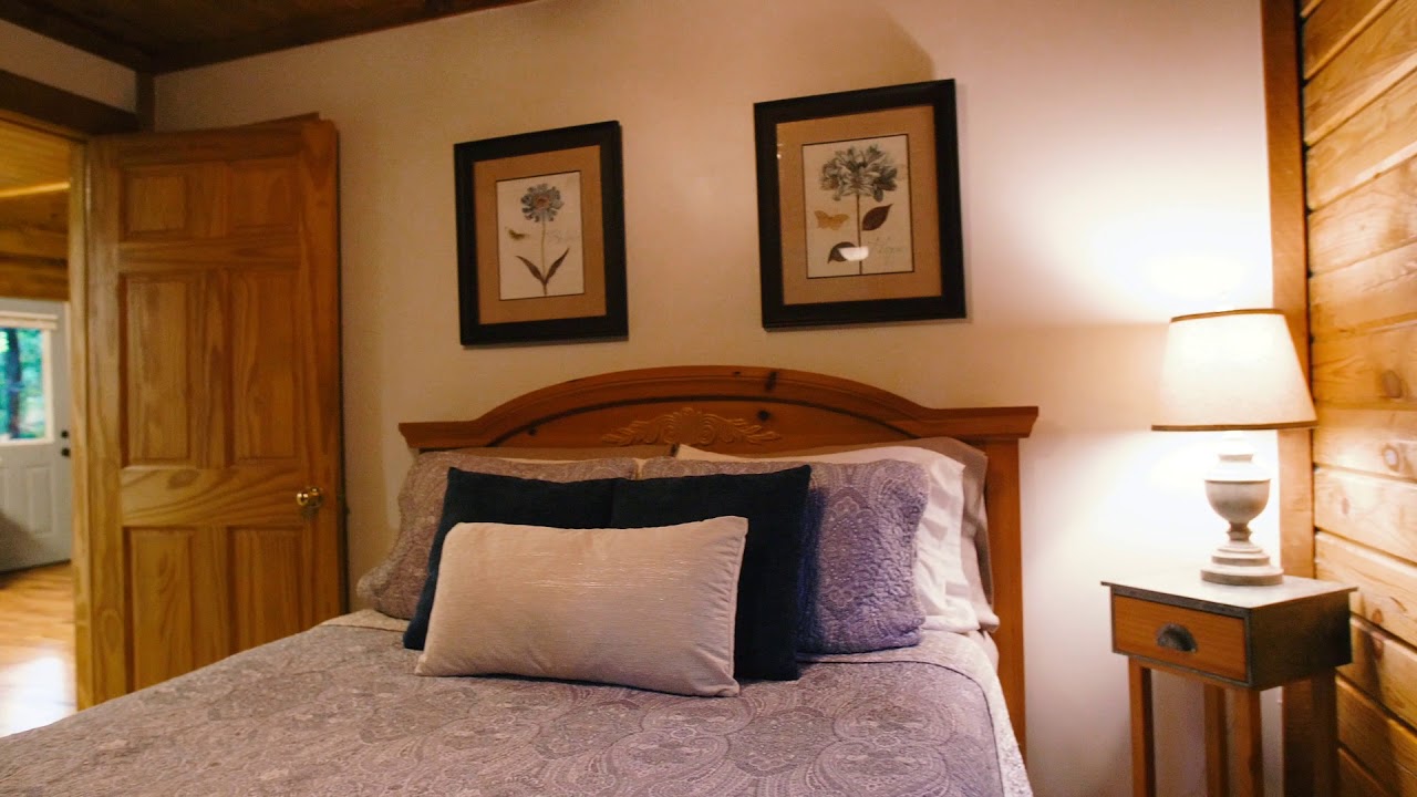Rustic Hideaway Cabin 1