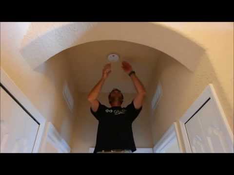How to change the batteries in your smoke detector