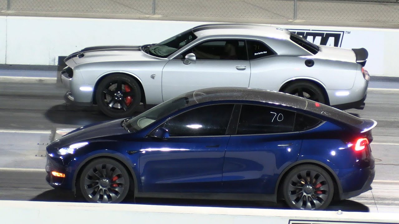 Tesla Model 3 and Y Drag a Couple of Dodge Challenger Hellcats. Someone ...
