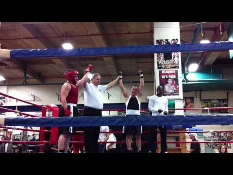 Adam Capparelli vs Joey D'Ambrosio (BoxeMontréal.com) Médailles par Yves Ulysse