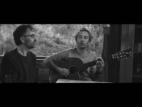 Volo - Chanson Française | Music Video, Song Lyrics and Karaoke