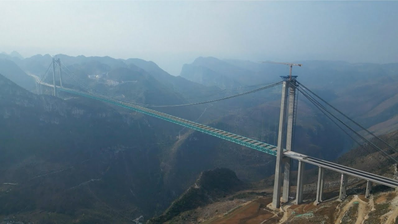 Main structure of world's tallest bridge completed in China