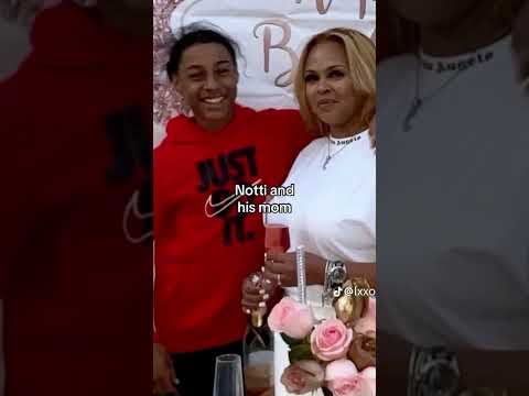 Drill rapper and their mom #kayflock #dthanggz #nottiosama #ddosama #ddot #mom #blameonme #family