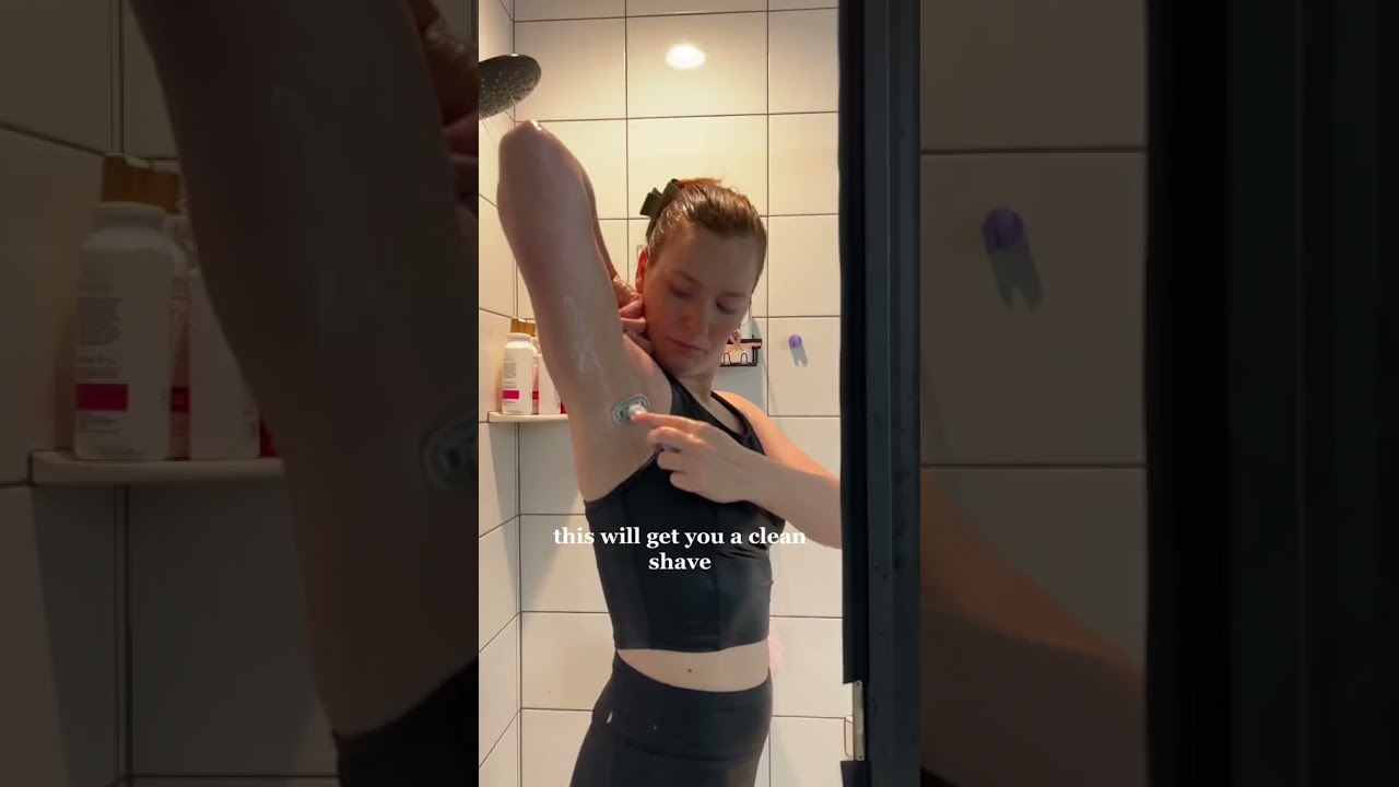 How to shave your armpits! Dont put much pressure on that razor! You will end up cutting yourself!