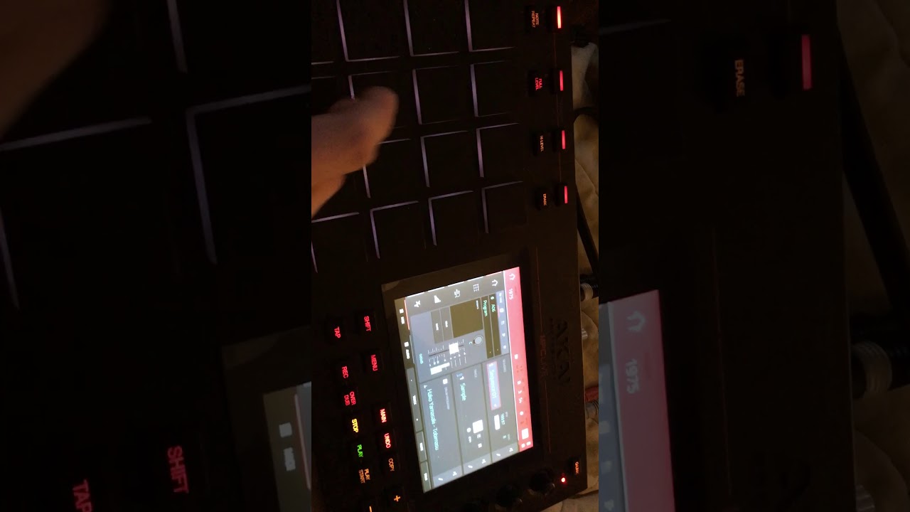 Akai MPC LIVE - Quick Sample Flip Beat