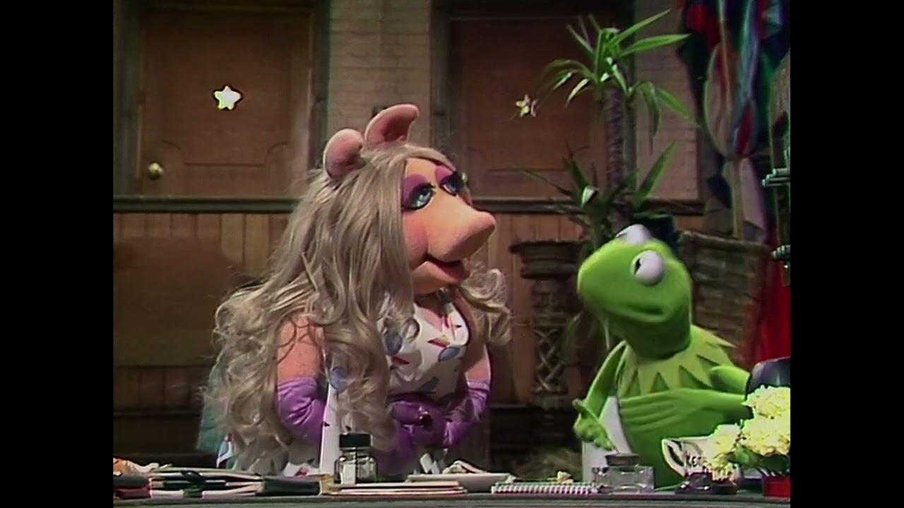 The Muppet Show - Kermit fires Miss Piggy (HD)
