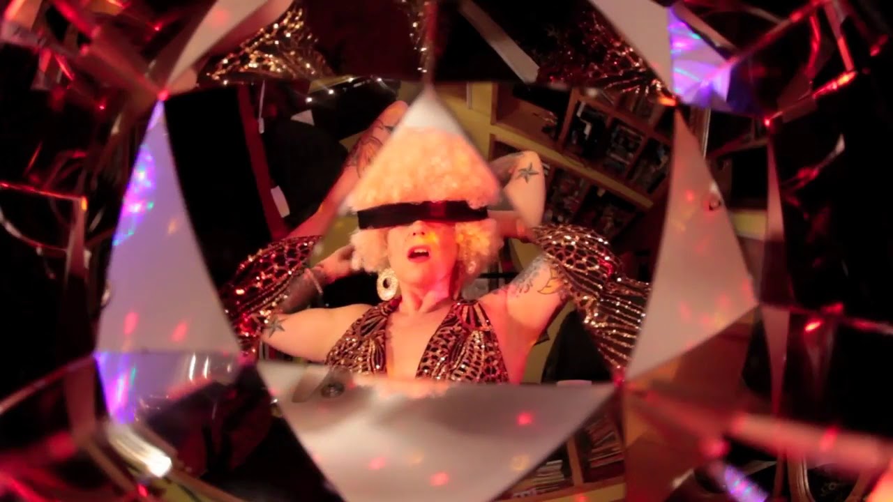 Cara Uma Mel, in Kaleidoscope vision!