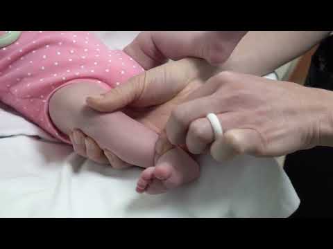 Massaging the Anterior Tibialis Muscle - Spanish Version