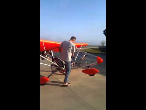 Easy Entry into an Aerolite 103 Ultralight