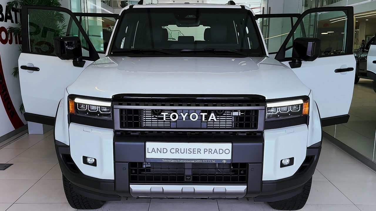 2024 Toyota Land Cruiser Prado - Exterior and interior details