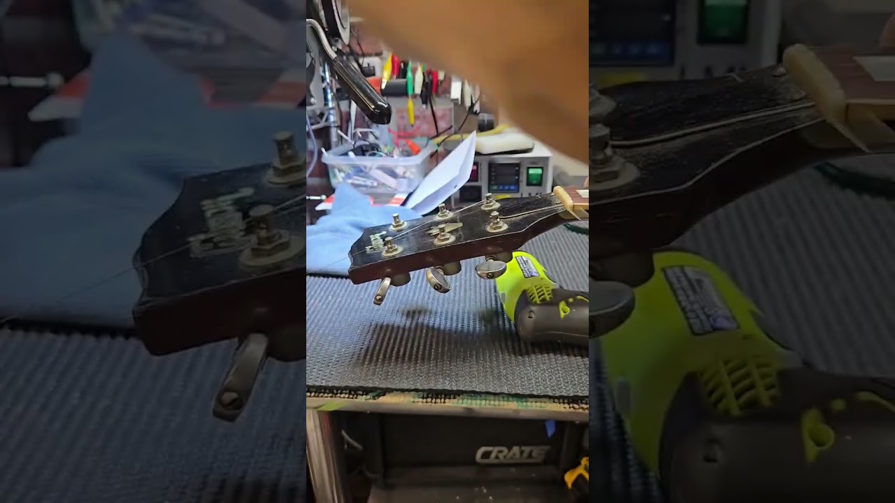 Taking Strings Off in 22 Seconds #gibson #gibsonguitars #guitarstrings #luthier #accousticguitar