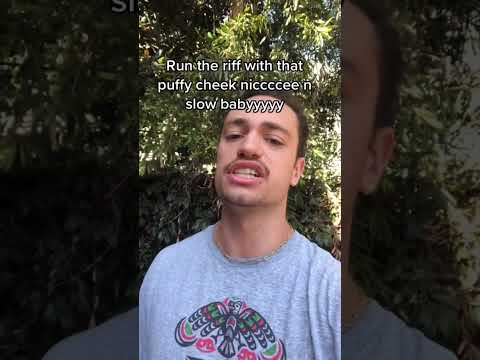 RIFF WITH ME!! #vocalcoach #riffs #riff #howtosingbetter #singingtips #singing #learntoriff