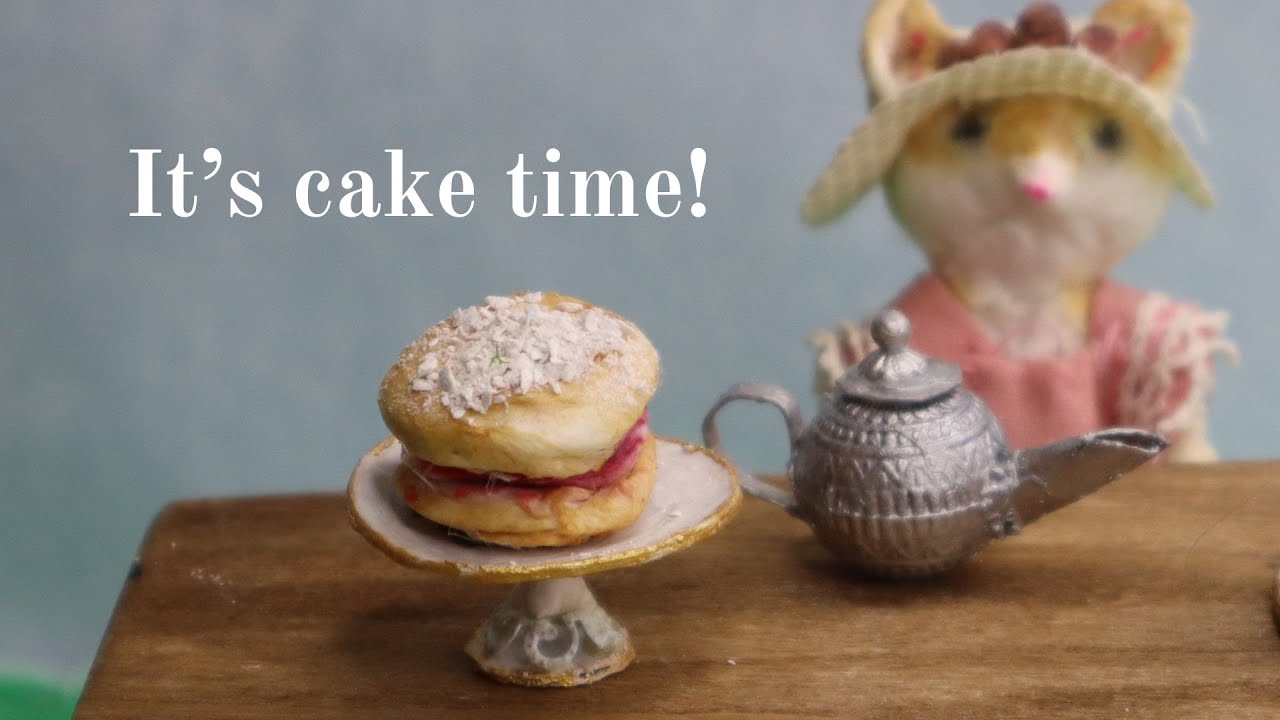 Mini Tea Party Essentials: Making a mini cake stand from paper and jewellery findings