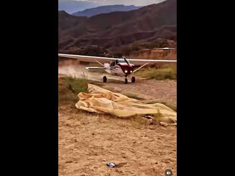 Cartel drug running plane lands in Mexico as sicarios watch