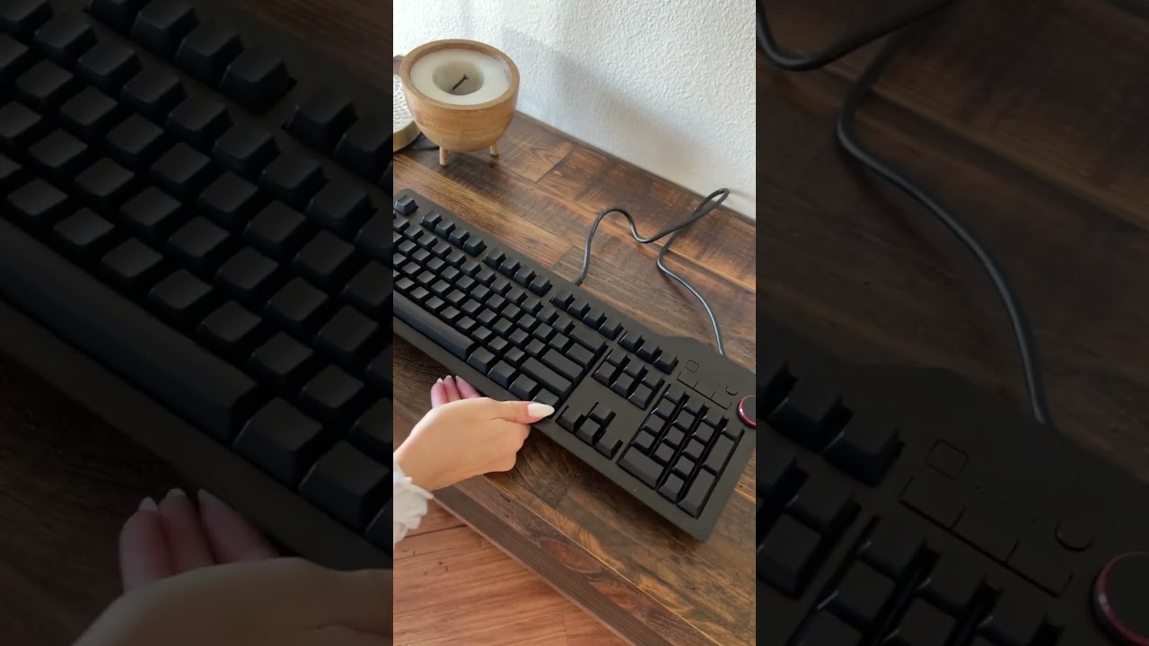 Das Keyboard Ultimate: The Sounds of a Blank Cherry MX Blue Clicky Ultimate Keyboard