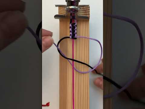 Simple square knot - how to tie a square knot bracelet stitch #howto #bracelet