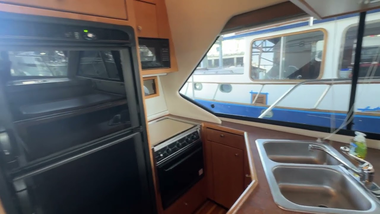 1999 Bayliner 4087