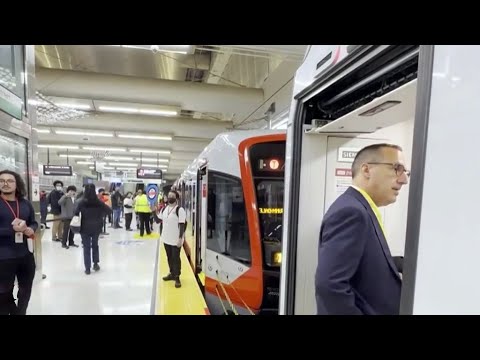 S.F. mayor, exuberant crowd celebrate new service on Central Subway's T-Third line