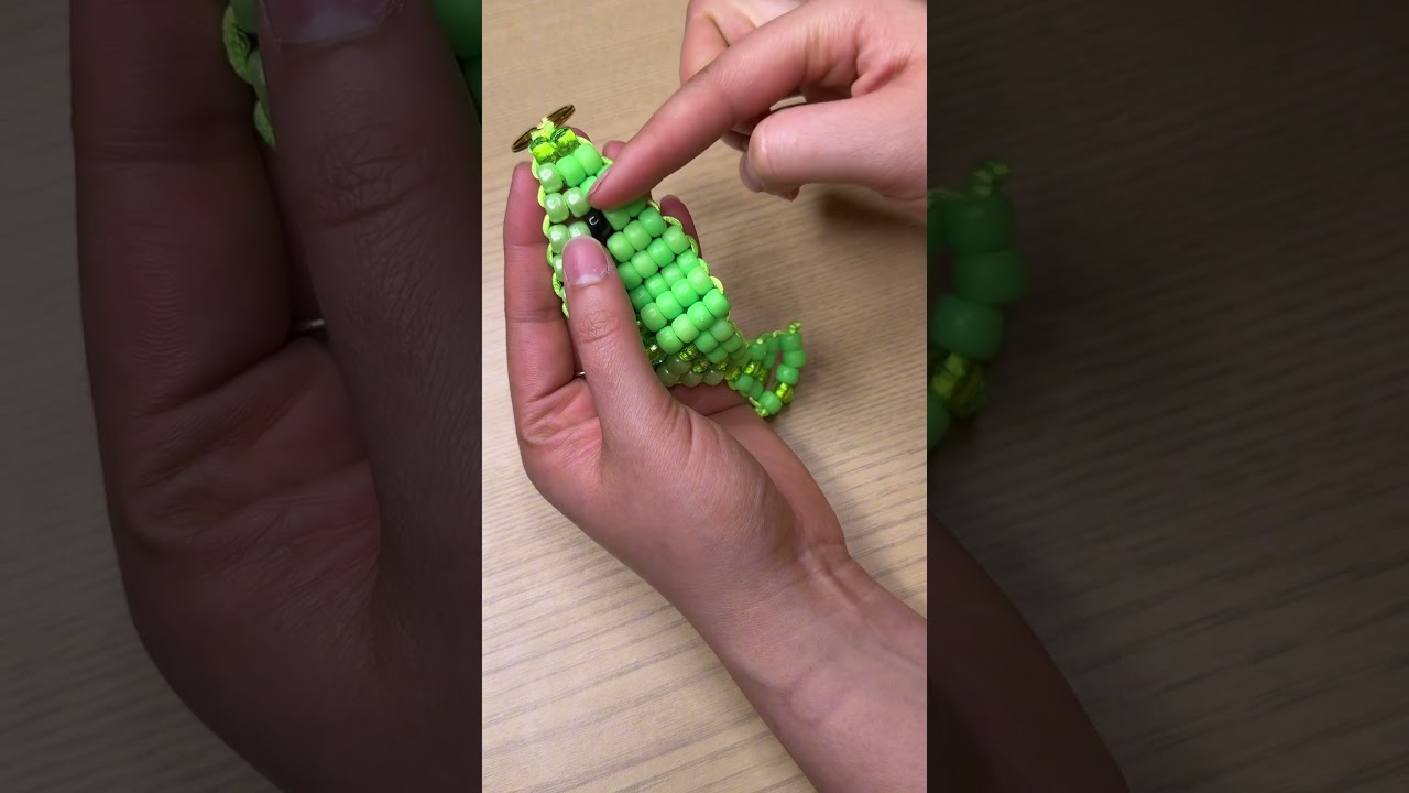Pony Bead Fish Keychain Tutorial #keychain #ponybeadfish #diy
