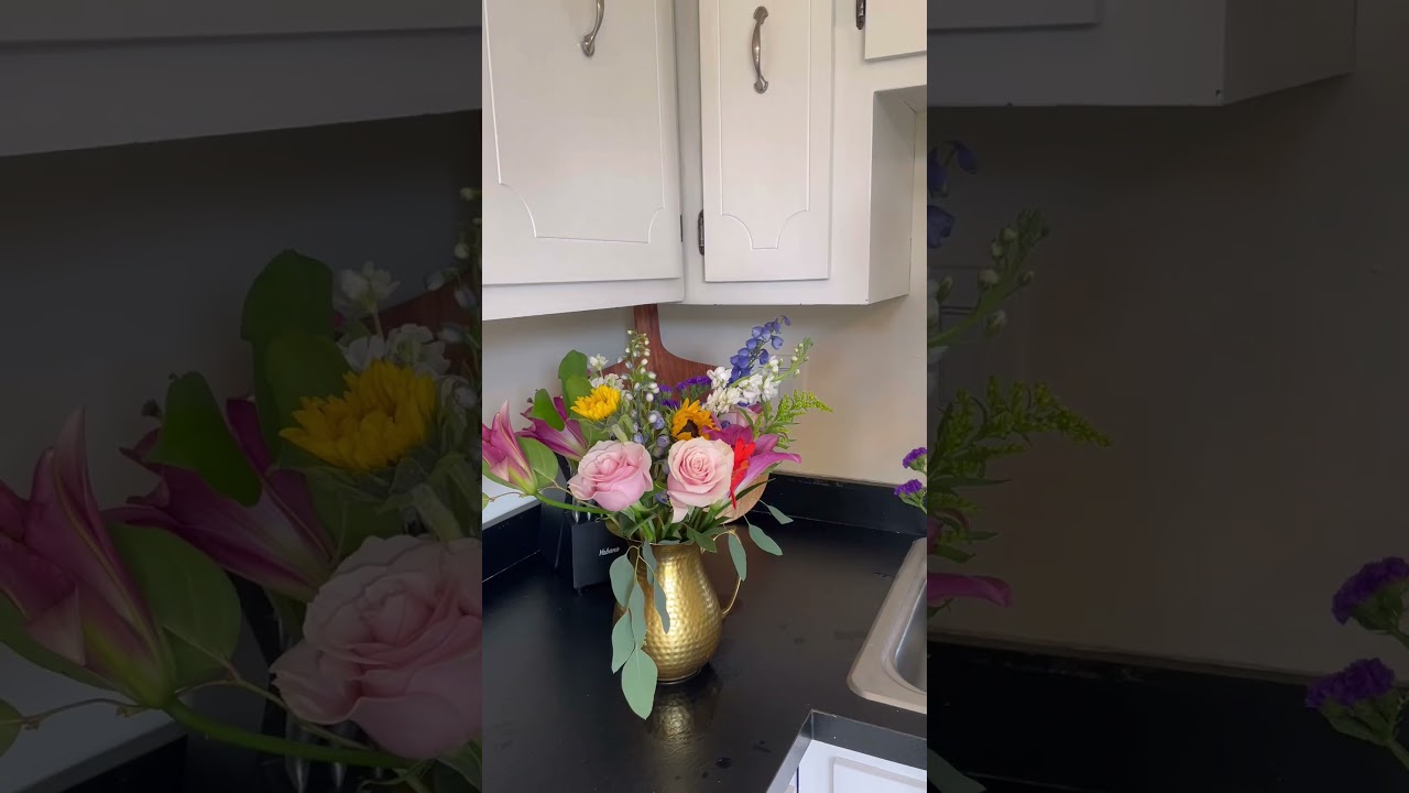 How To Arrange Flowers Like a Florist
