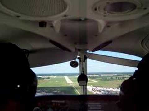 PA-44-180 Piper Seminole approach to landing